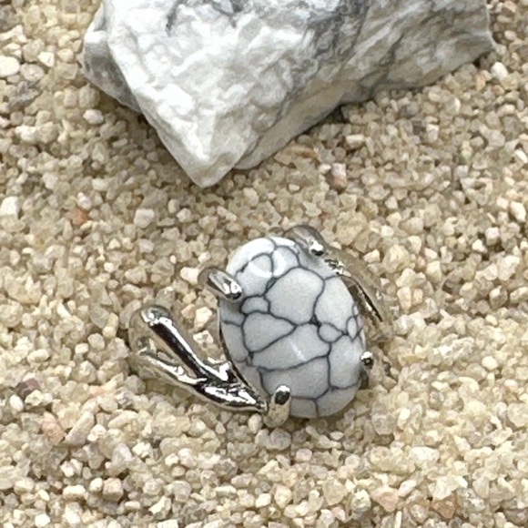 Alquimia | Jewelry | White Howlite Silver Gen Ring Victorian Cocktail ...